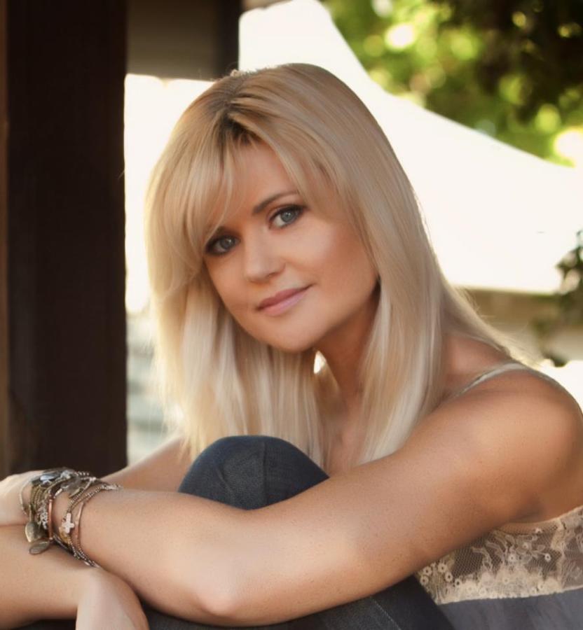 Beverley Mahood Songs, Lieder & Infos - RauteMusik.FM